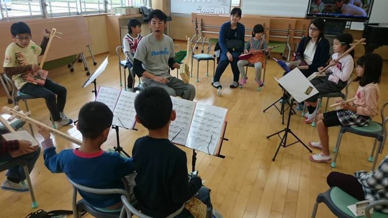 三味線体験会 at 立山町北部小学校 | 三味線と三線の販売 三味線教室/しゃみせん楽家